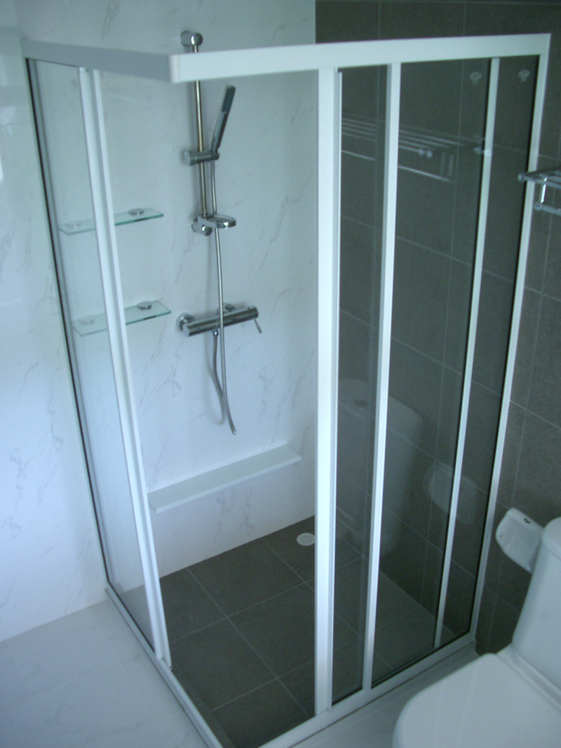 Framed Shower Screen ( Sliding or Pivot ) | Goh & Keng Pte Ltd